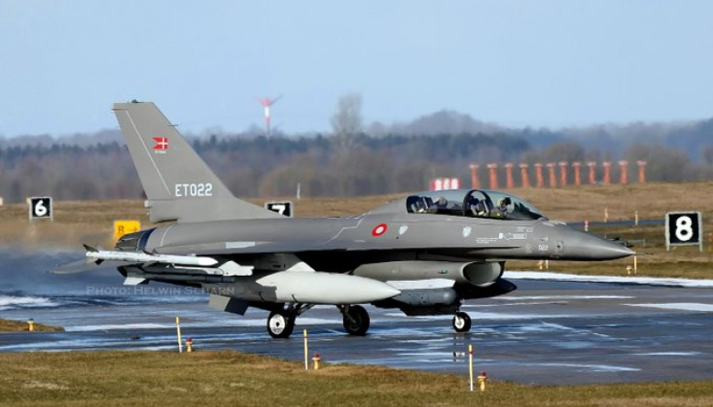 Los futuros F 16 Argentinos, bajo la dependencia de EEUU y GB - Red Castrense