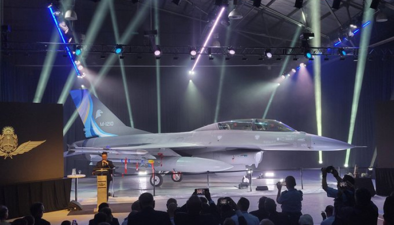 Los F-16 que adquirió Argentina, requieren de combustible especial que nosotros no fabricamos ...